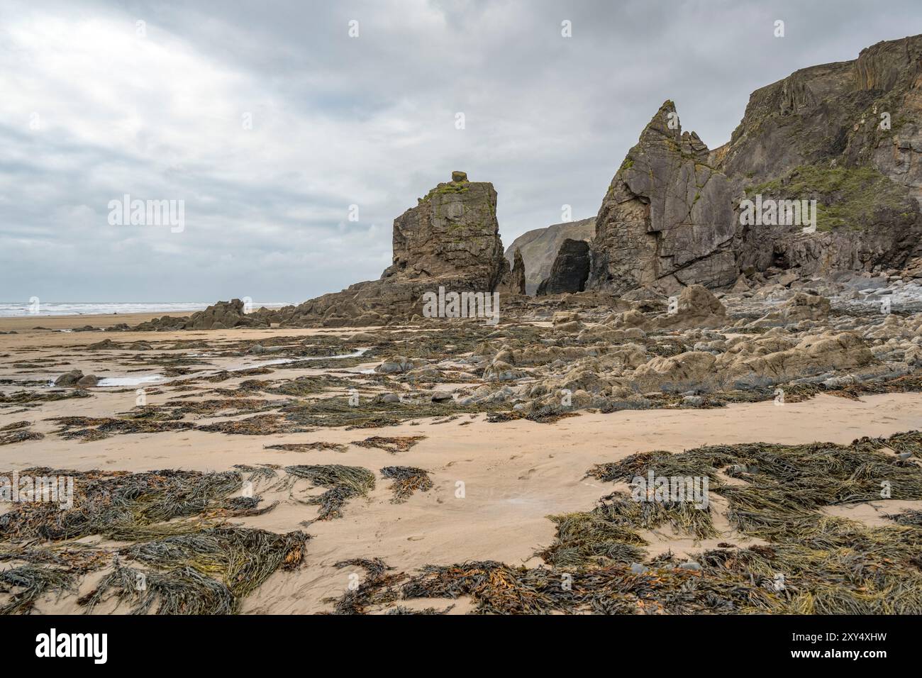 Magnificent rock formations at Sandymouth beach in North Cornwall Stock ...