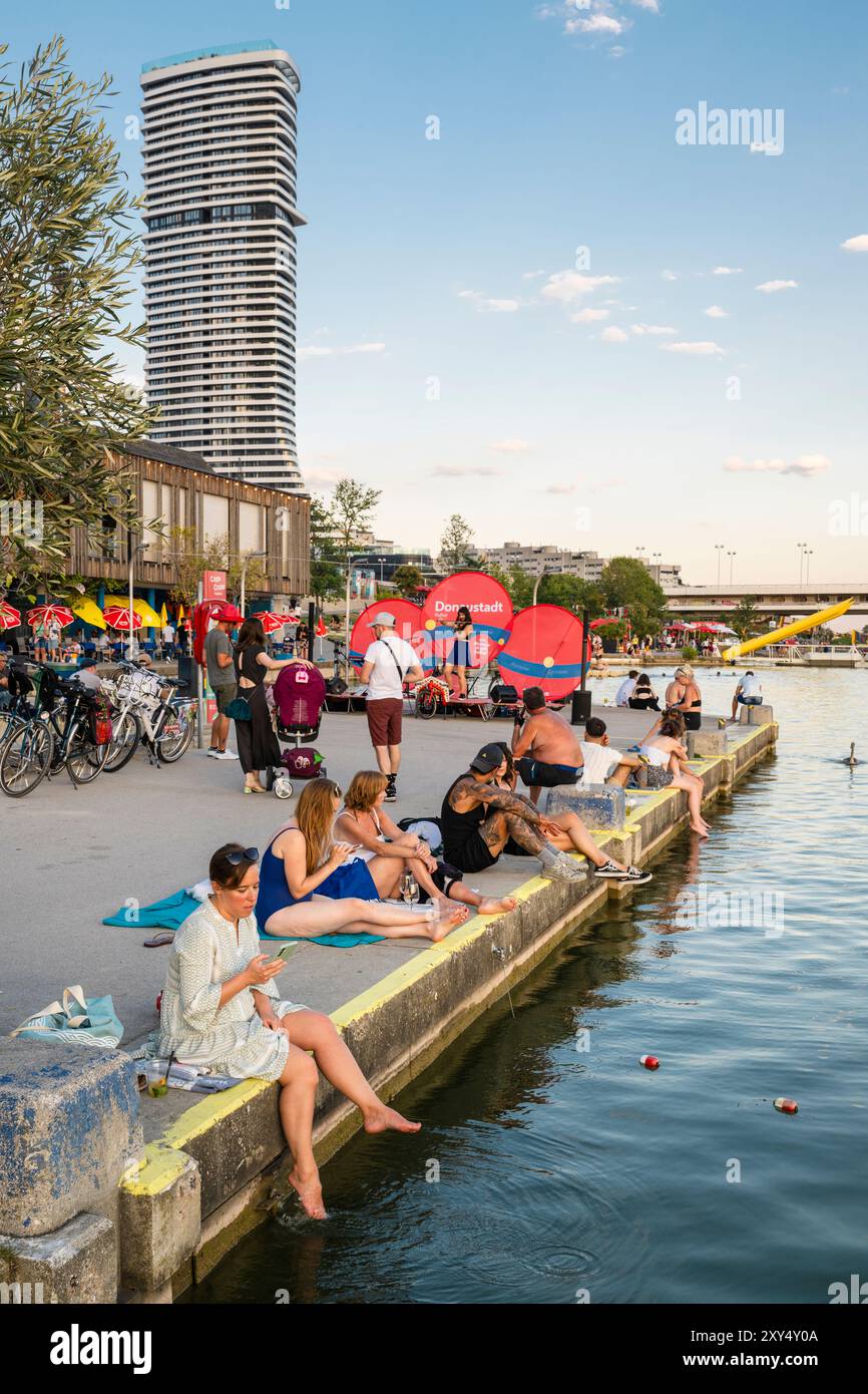 People sitting watching city hi-res stock photography and images - Alamy