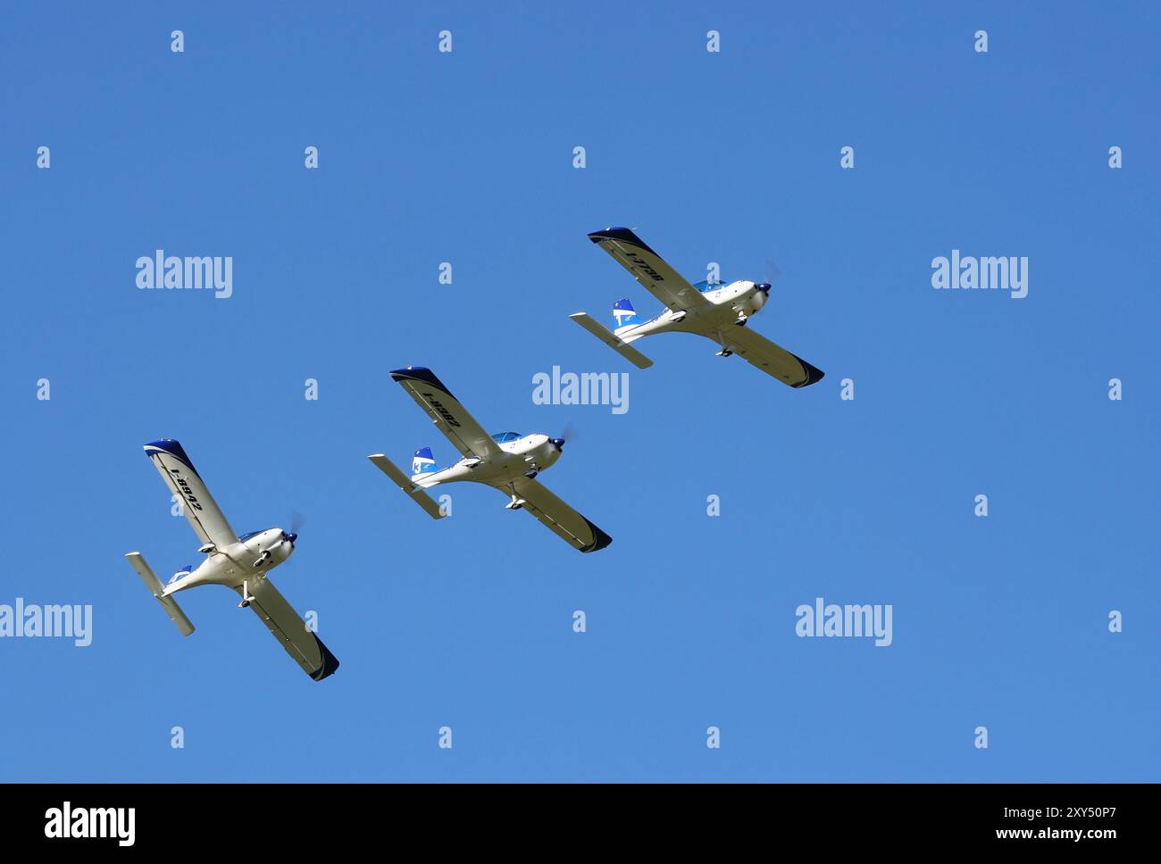 Dynamic aerobatics hi-res stock photography and images - Alamy