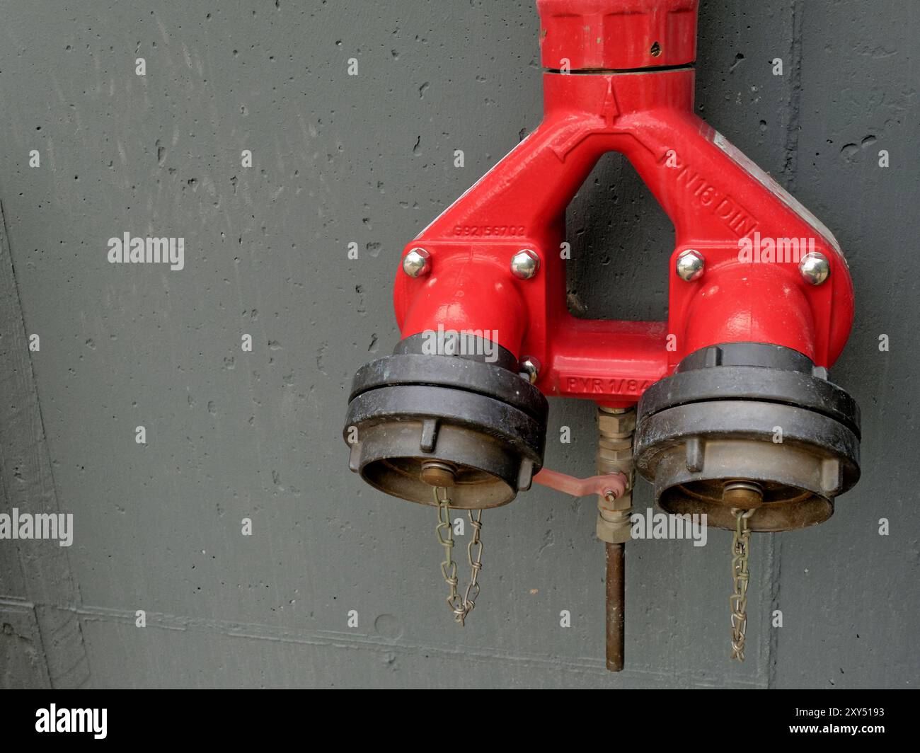 Connecting fire hydrant hi-res stock photography and images - Alamy