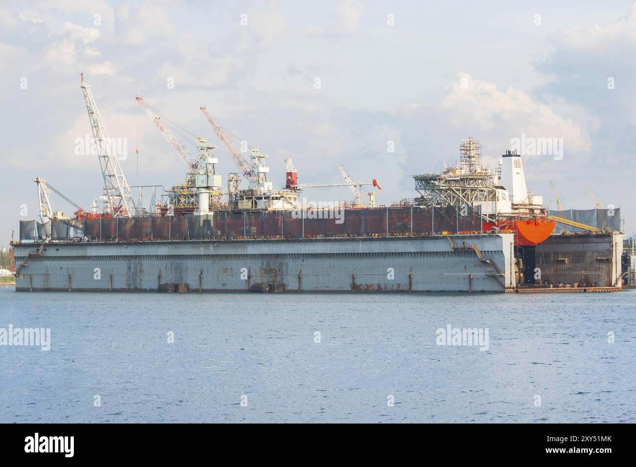 Empty shipyard hi-res stock photography and images - Alamy