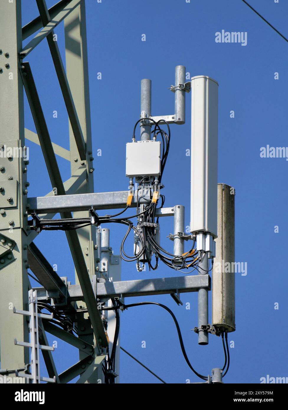 Mobile radio base station Stock Photo - Alamy