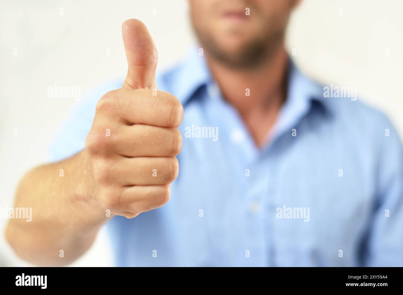 Daumen signal hi-res stock photography and images - Alamy