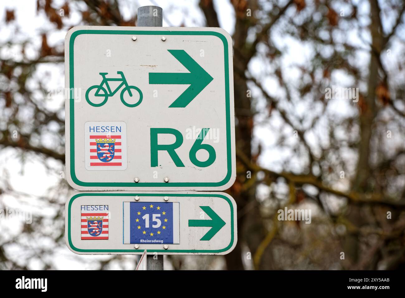 Cycle path sign Stock Photo - Alamy