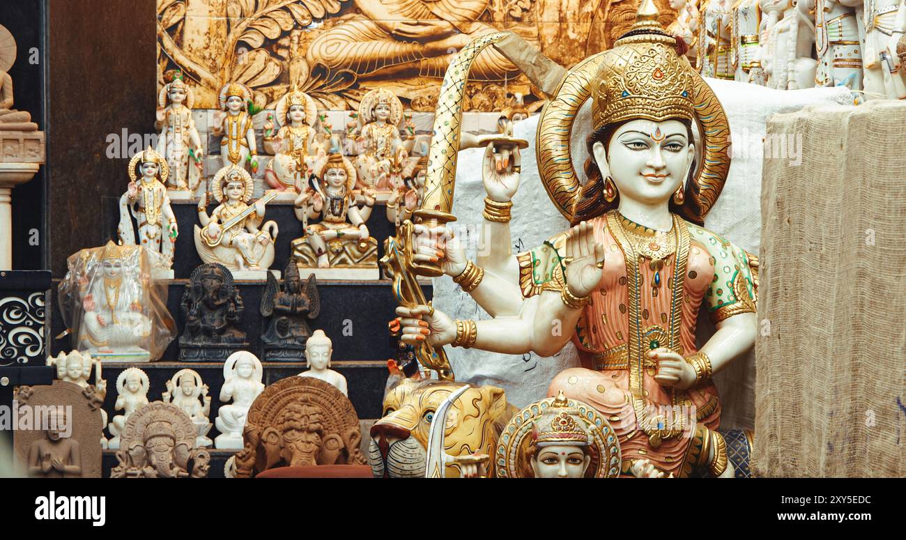 shop with marble and granite goods - statues, bas-relief decorations ...