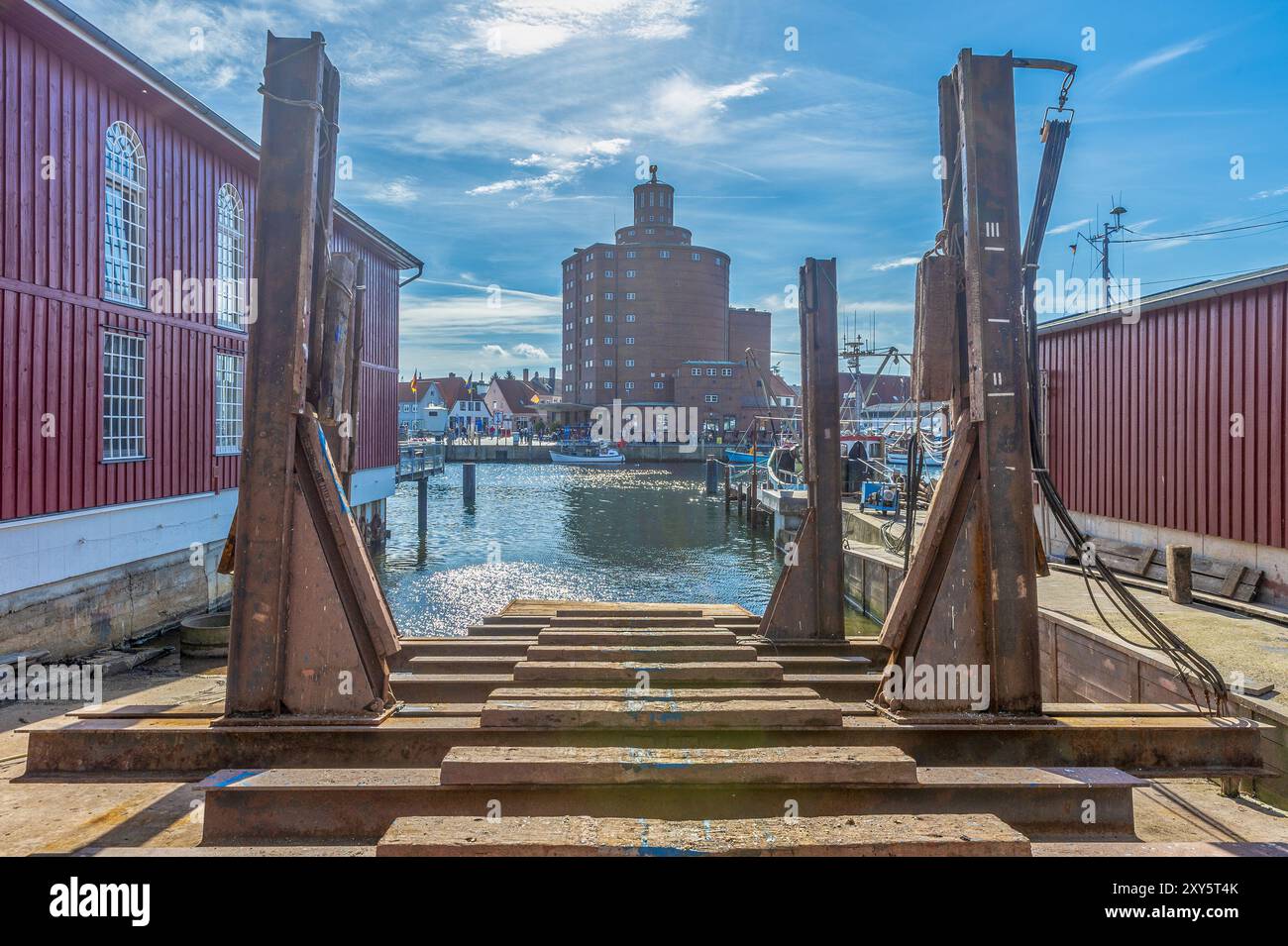 Building construction slipway hi-res stock photography and images - Alamy