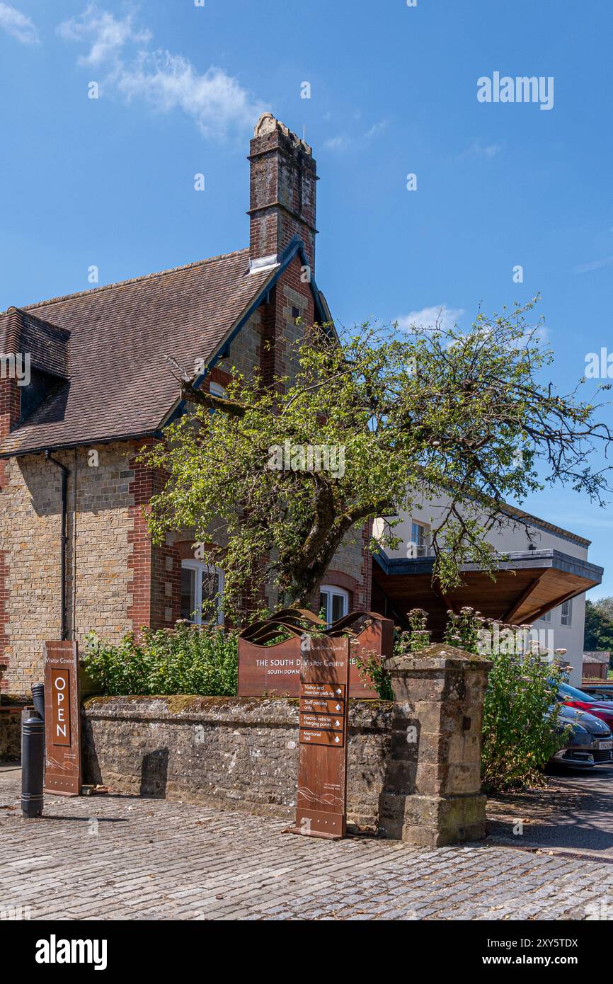 Midhurst town centre hi-res stock photography and images - Alamy