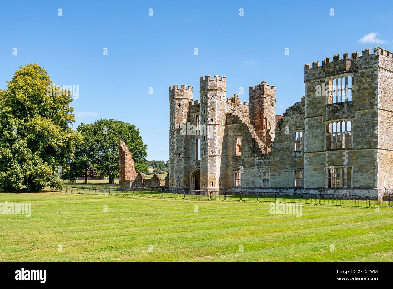 Cowdray Heritage Ruins - one of England's earliest Tudor House ...