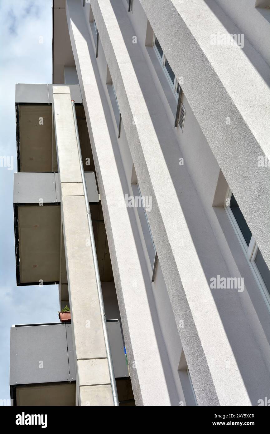 Building converted into flats hi-res stock photography and images - Alamy
