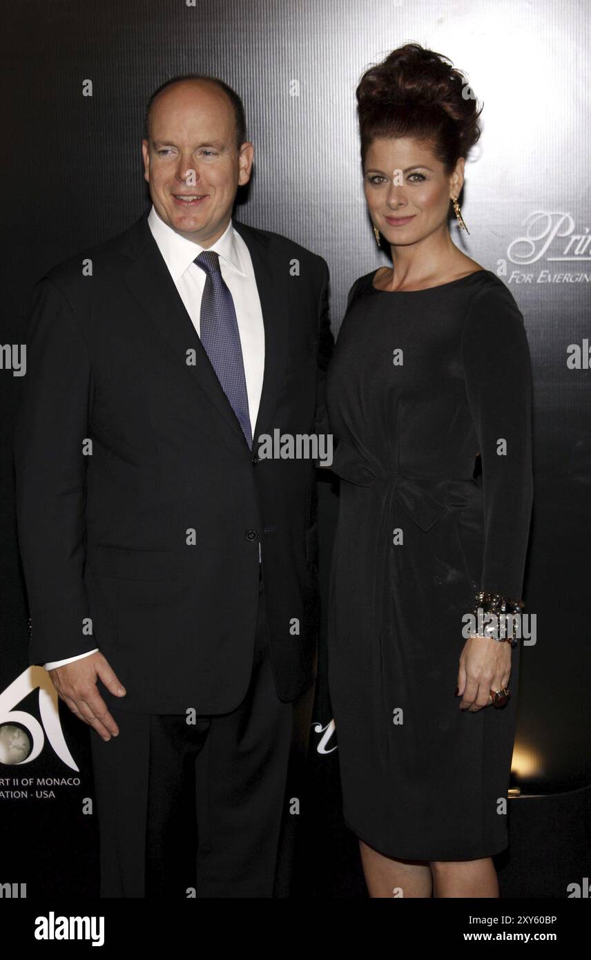 Prince Albert II of Monaco and Debra Messing at the Rodeo Drive Walk of ...