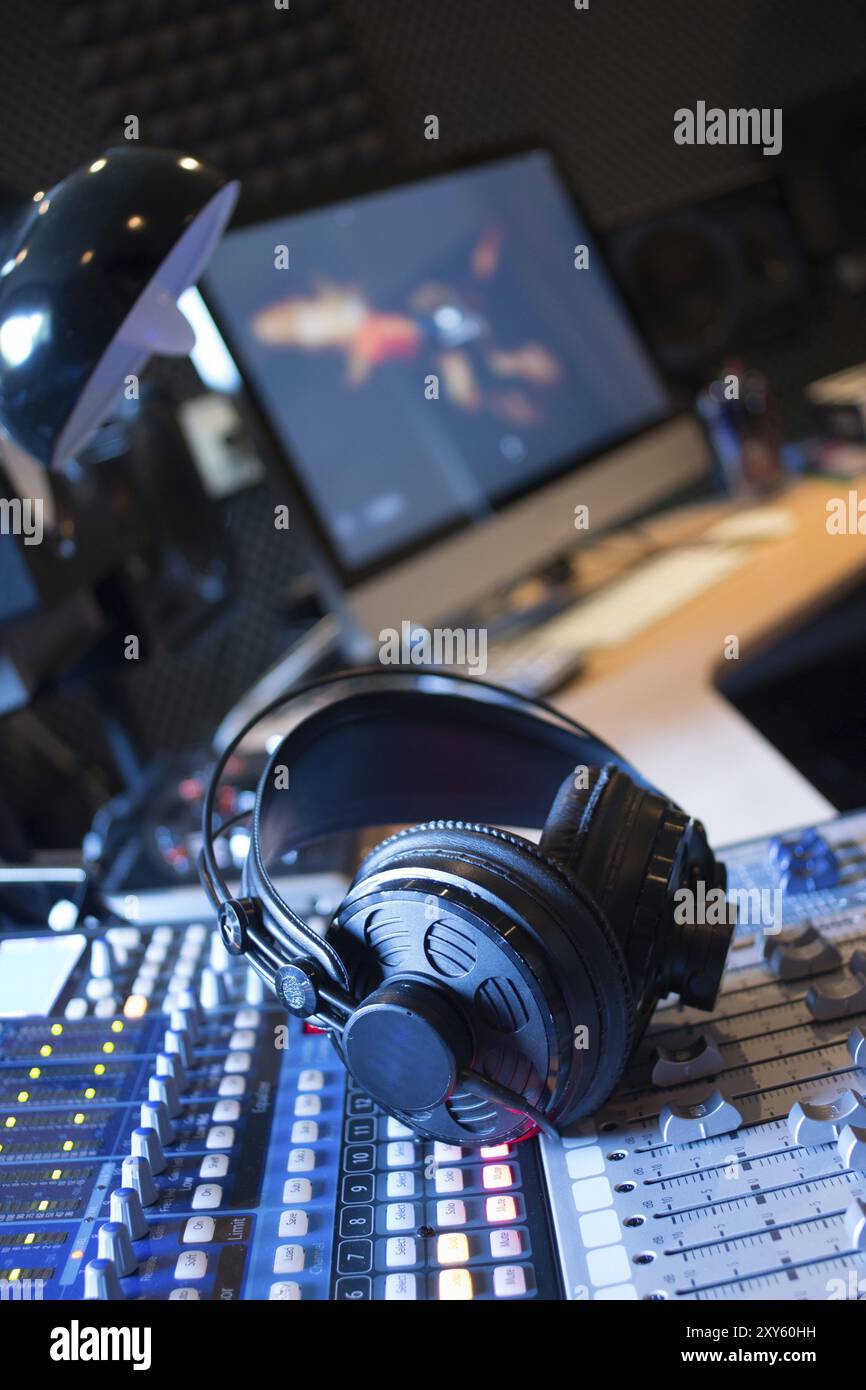 Professional sound recording studio: Headphones on a mixer desk, Radio ...