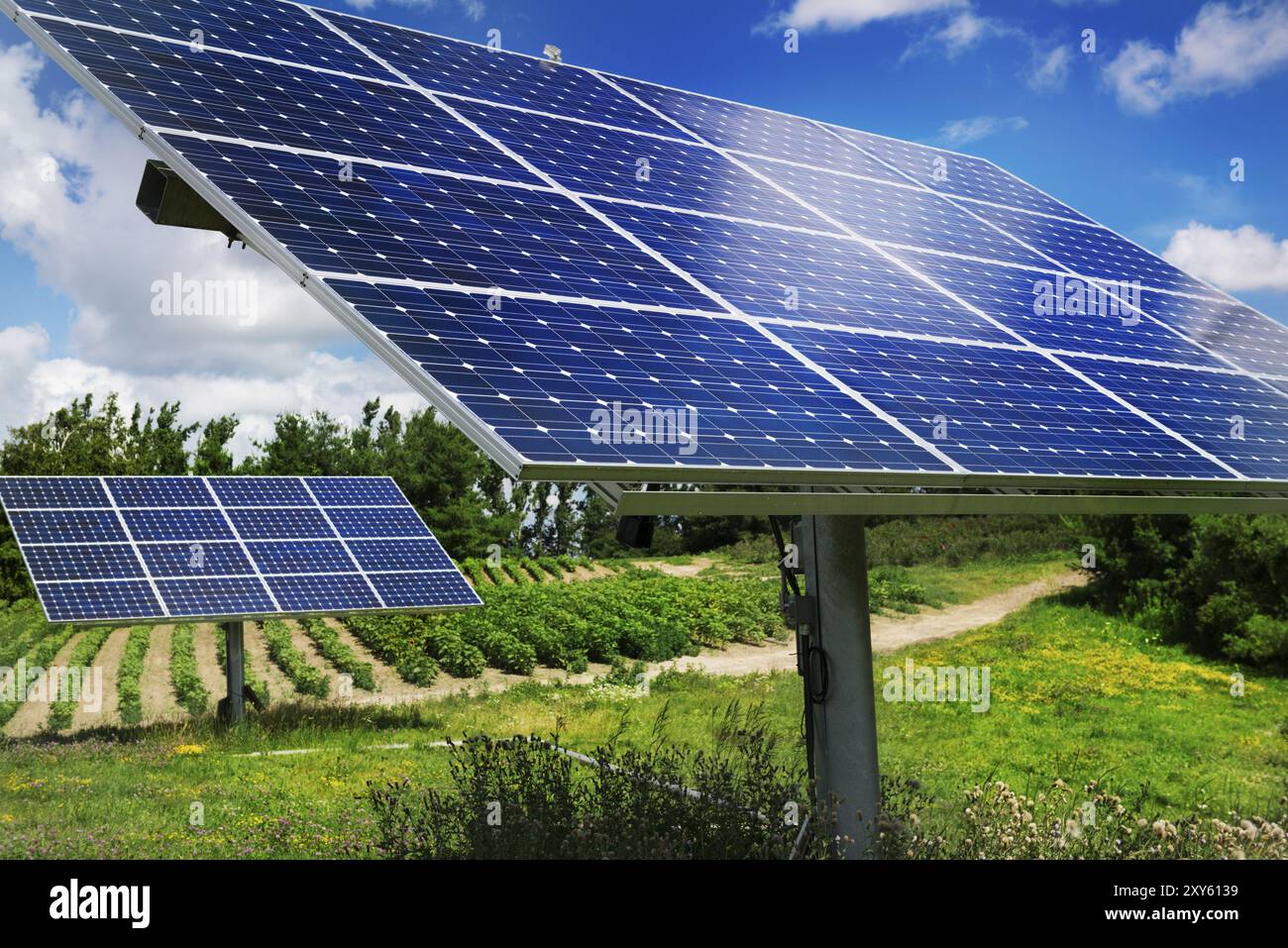 Solar farm construction canada hi-res stock photography and images - Alamy