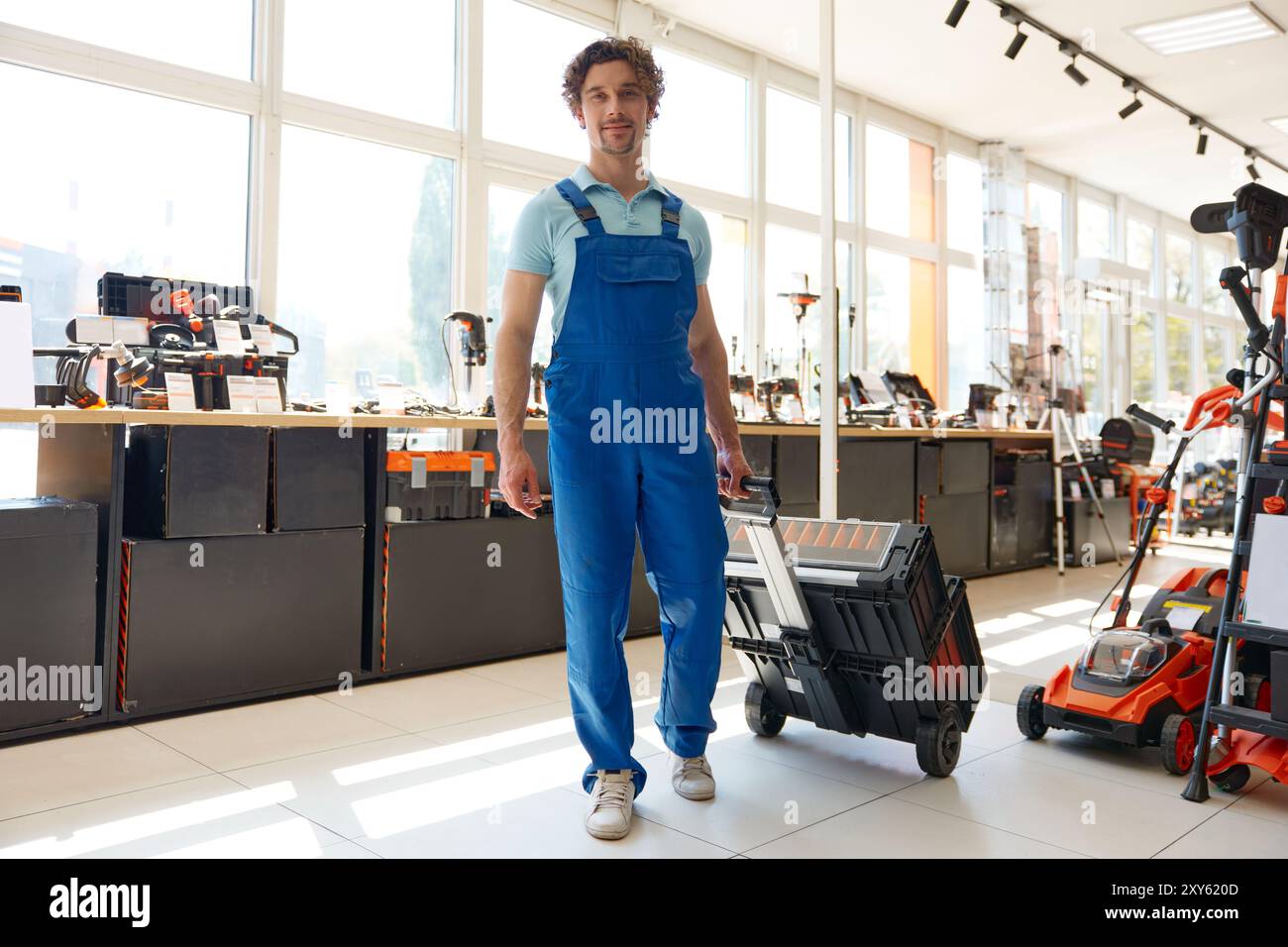 Department of mechanical repair hi-res stock photography and images - Alamy