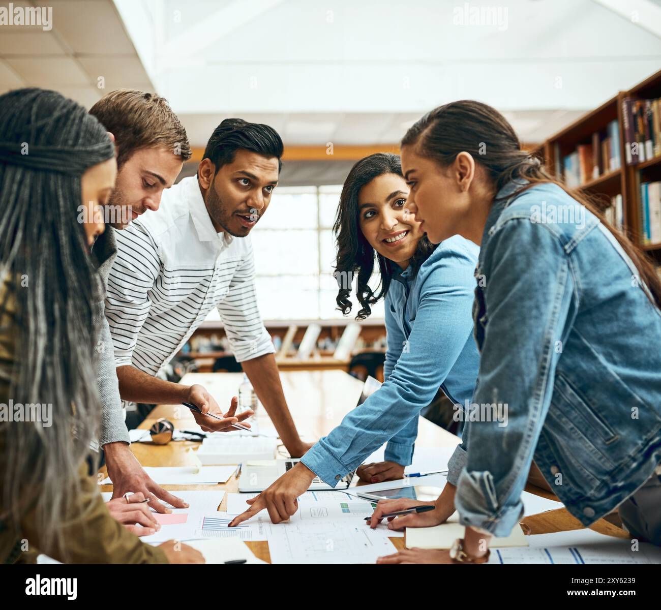 Student preparing assignment table hi-res stock photography and images ...