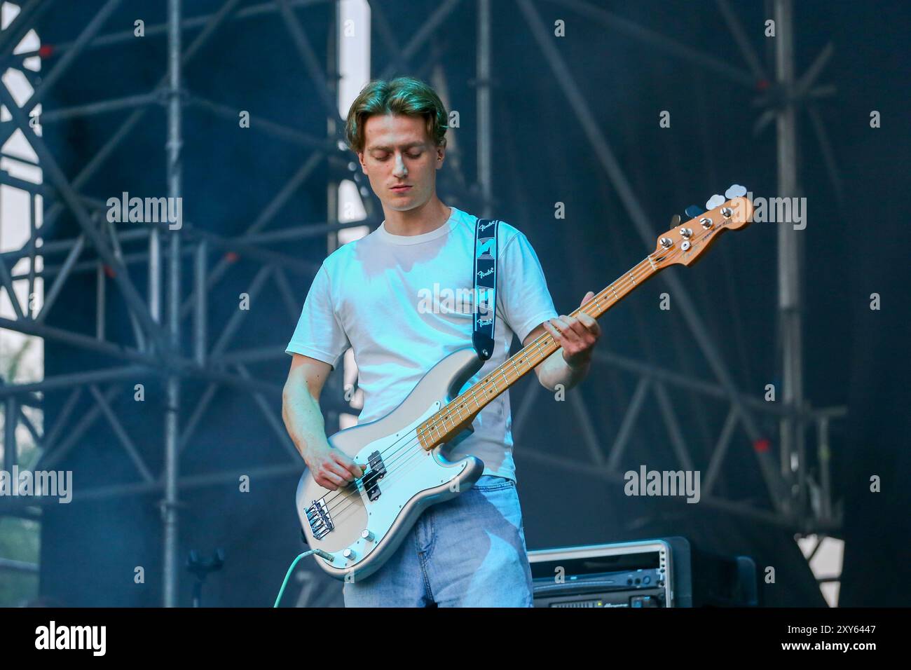 Rhythm guitar hi-res stock photography and images - Alamy