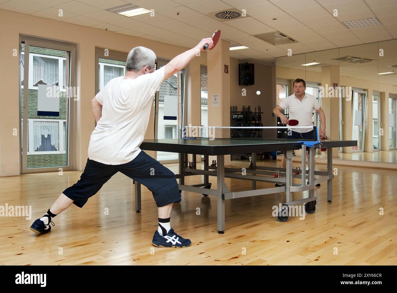 Two table tennis players one hi-res stock photography and images - Alamy