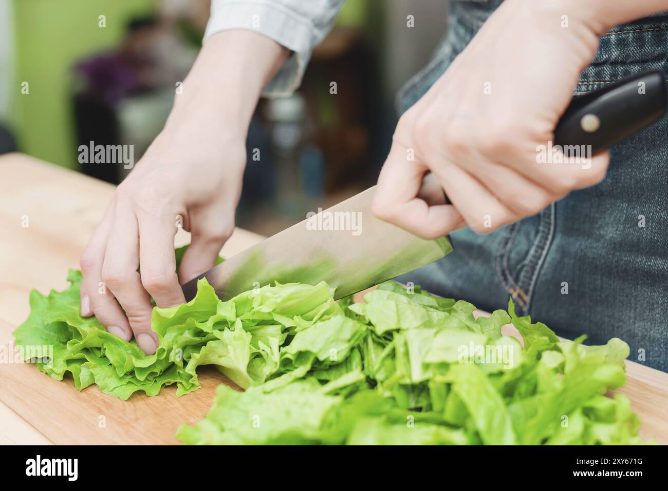 Hands housewife chopping cabbage on hi-res stock photography and images ...