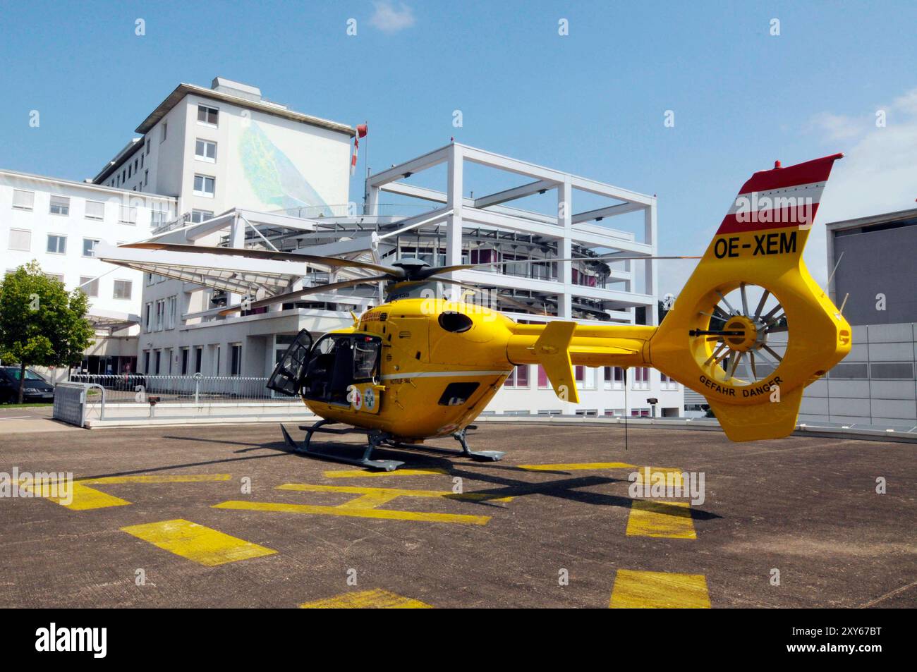 air rescue service air helicopter saving lives of people air rescue ...