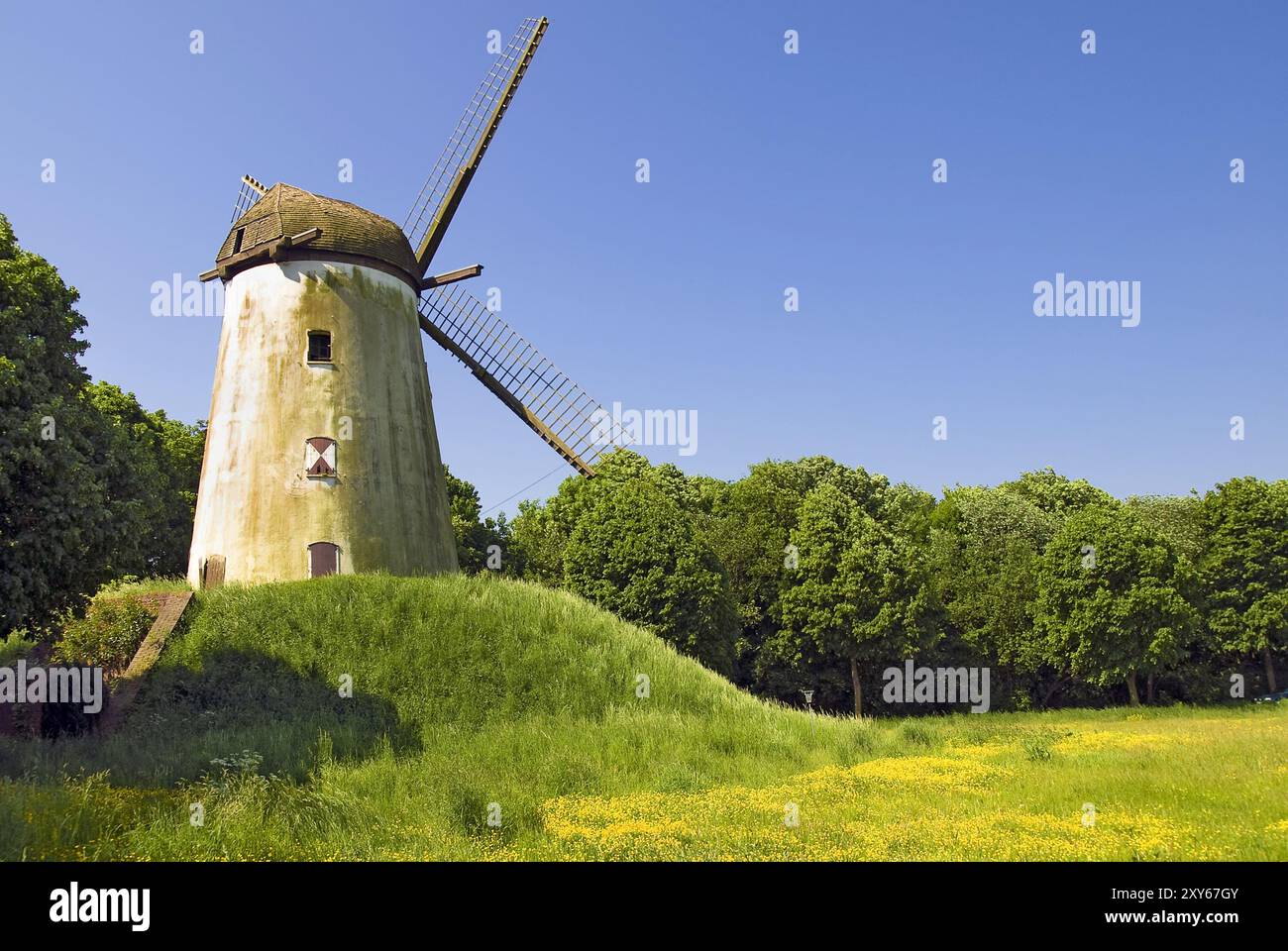Giant windmill in field hi-res stock photography and images - Alamy