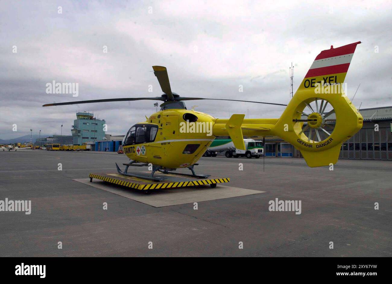 air rescue service air helicopter saving lives of people air rescue ...