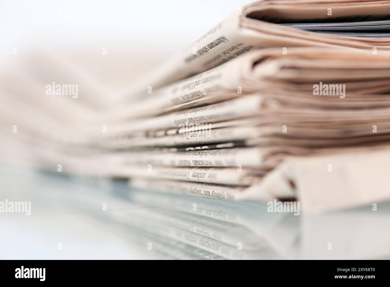 Yellowed newspaper hi-res stock photography and images - Alamy