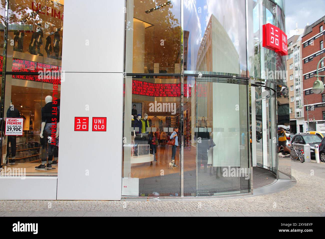 Uniqlo germany hi-res stock photography and images - Alamy