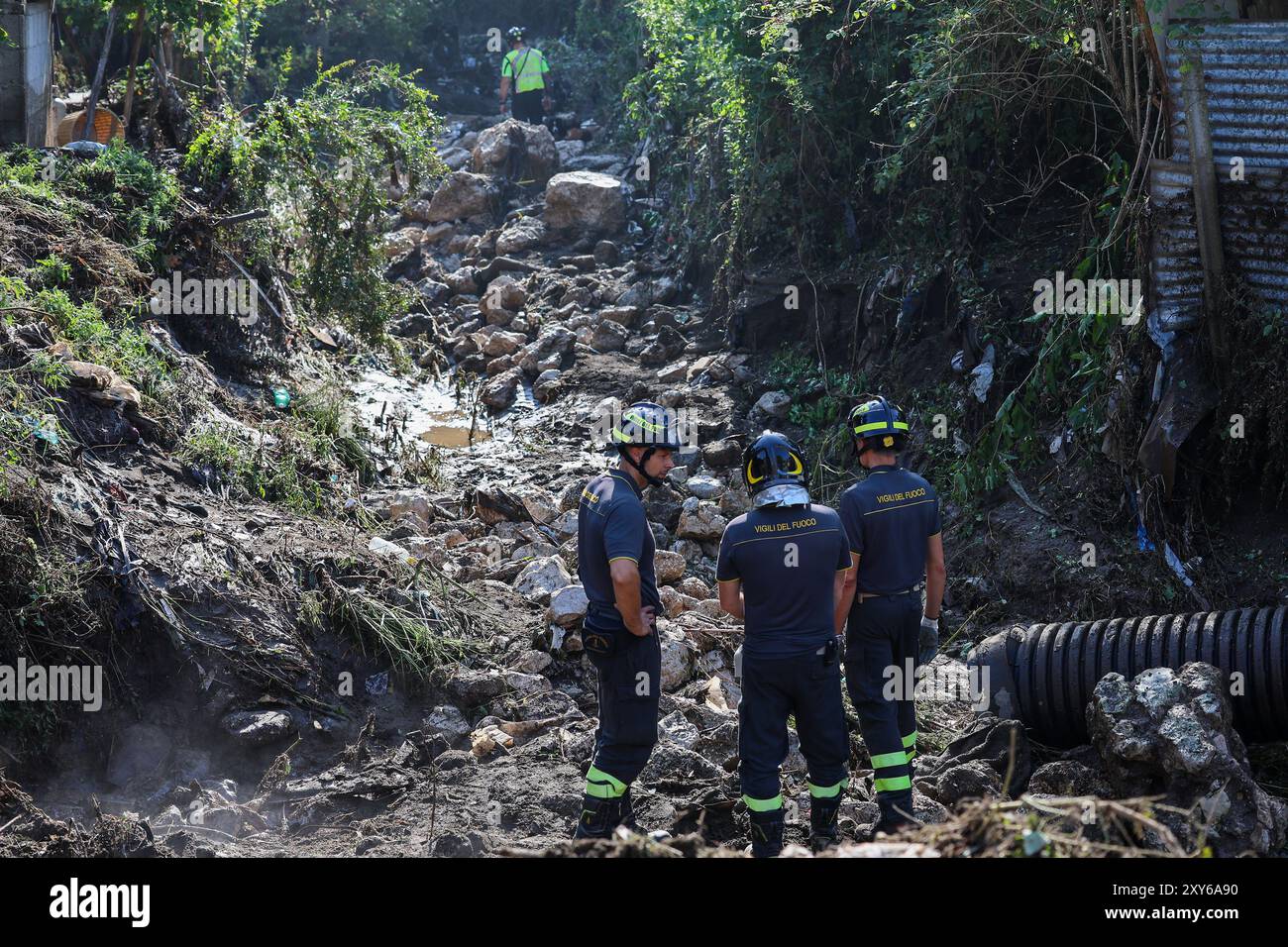 San Felice a Cancello, Italy, 28 August 2024. Firefighters on a huge ...