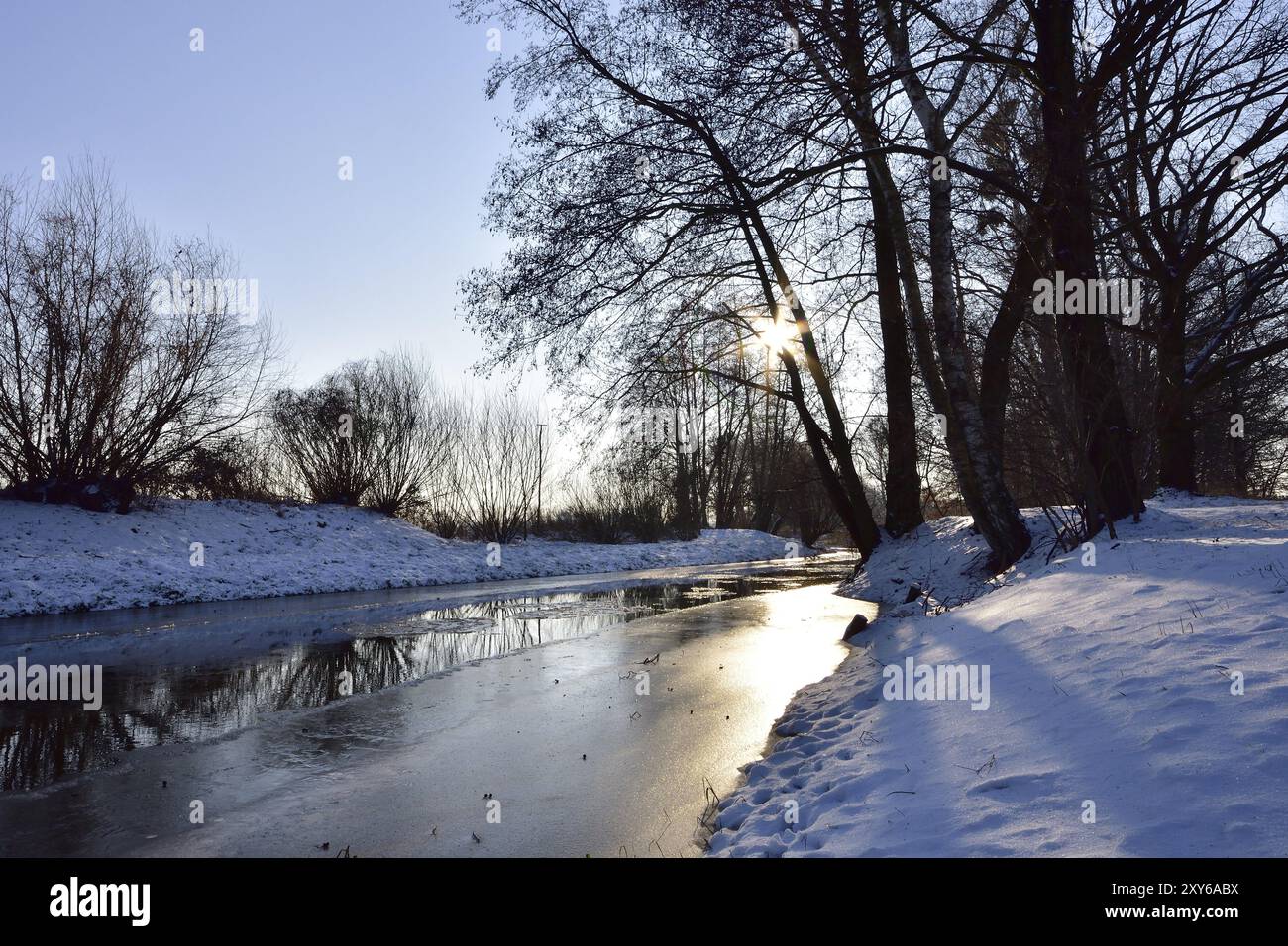 Magpie river hi-res stock photography and images - Alamy