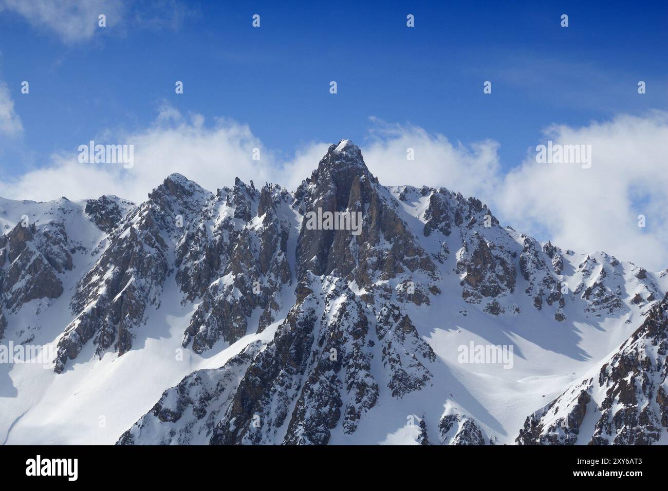 Ragged mountain ski resort hi-res stock photography and images - Alamy