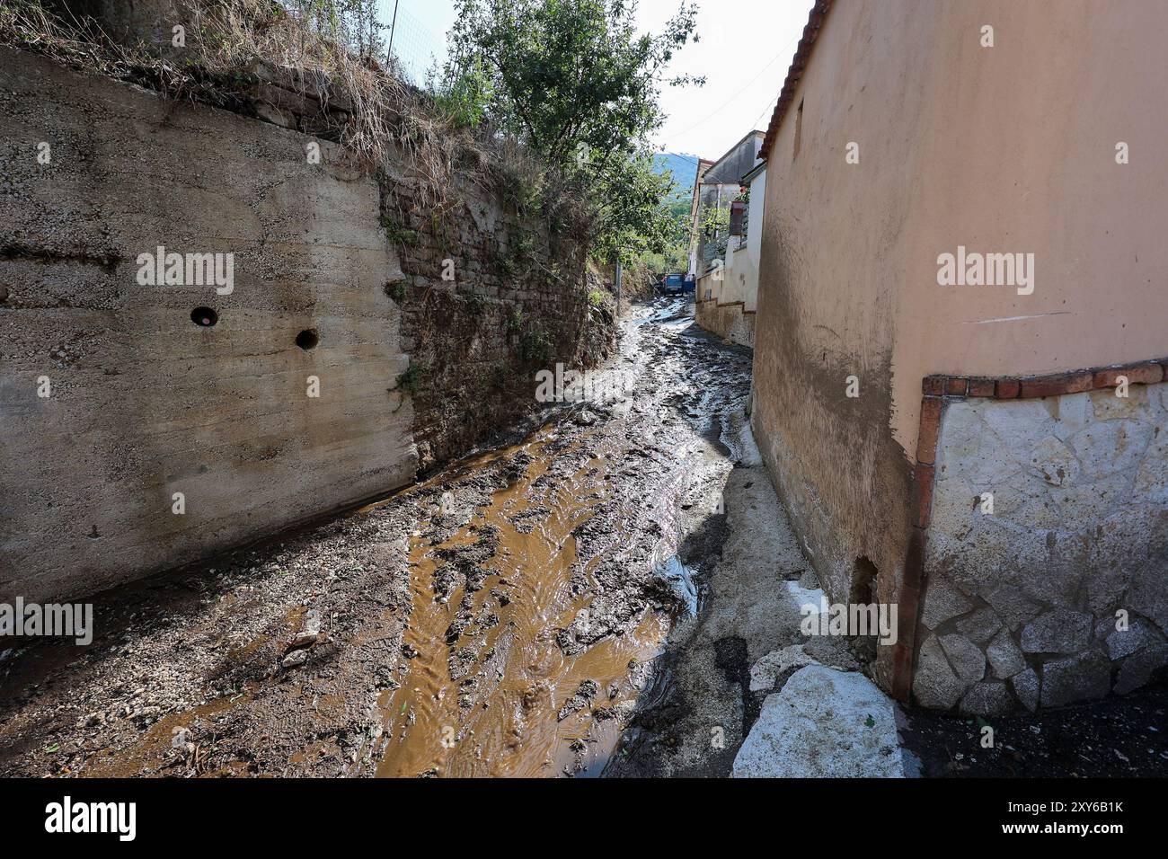 San Felice a Cancello, Italy, 28 August 2024. Debris and mud in the ...