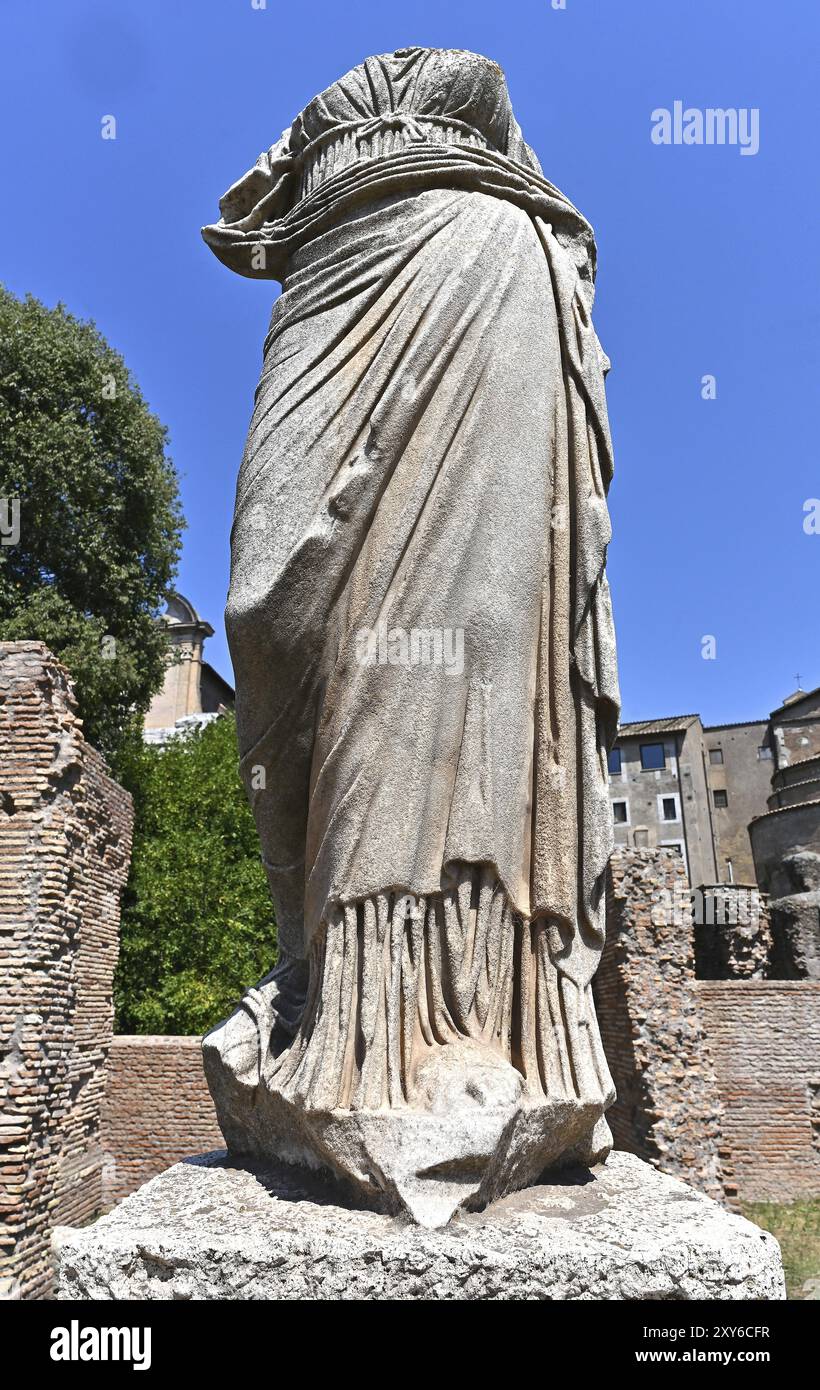 Sculpture of a Westalin, Virgo Vestalis, in the House of the Vestal ...
