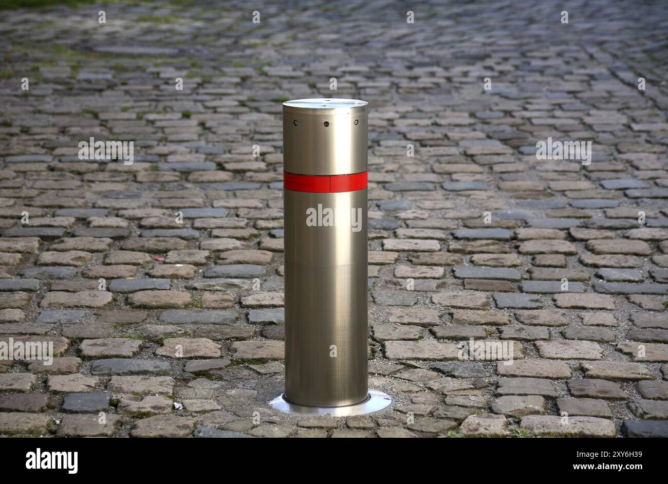 No parking bollard hi-res stock photography and images - Alamy
