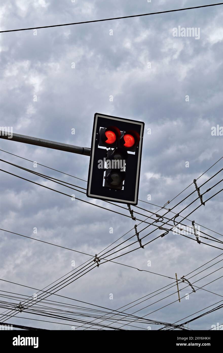 Traffic at stoplight hi-res stock photography and images - Alamy