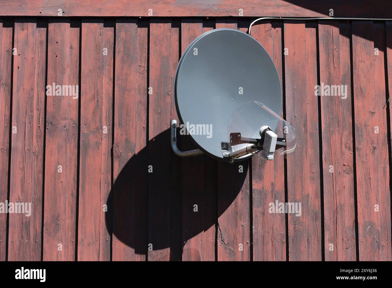 Old parabolic antenna hi-res stock photography and images - Alamy