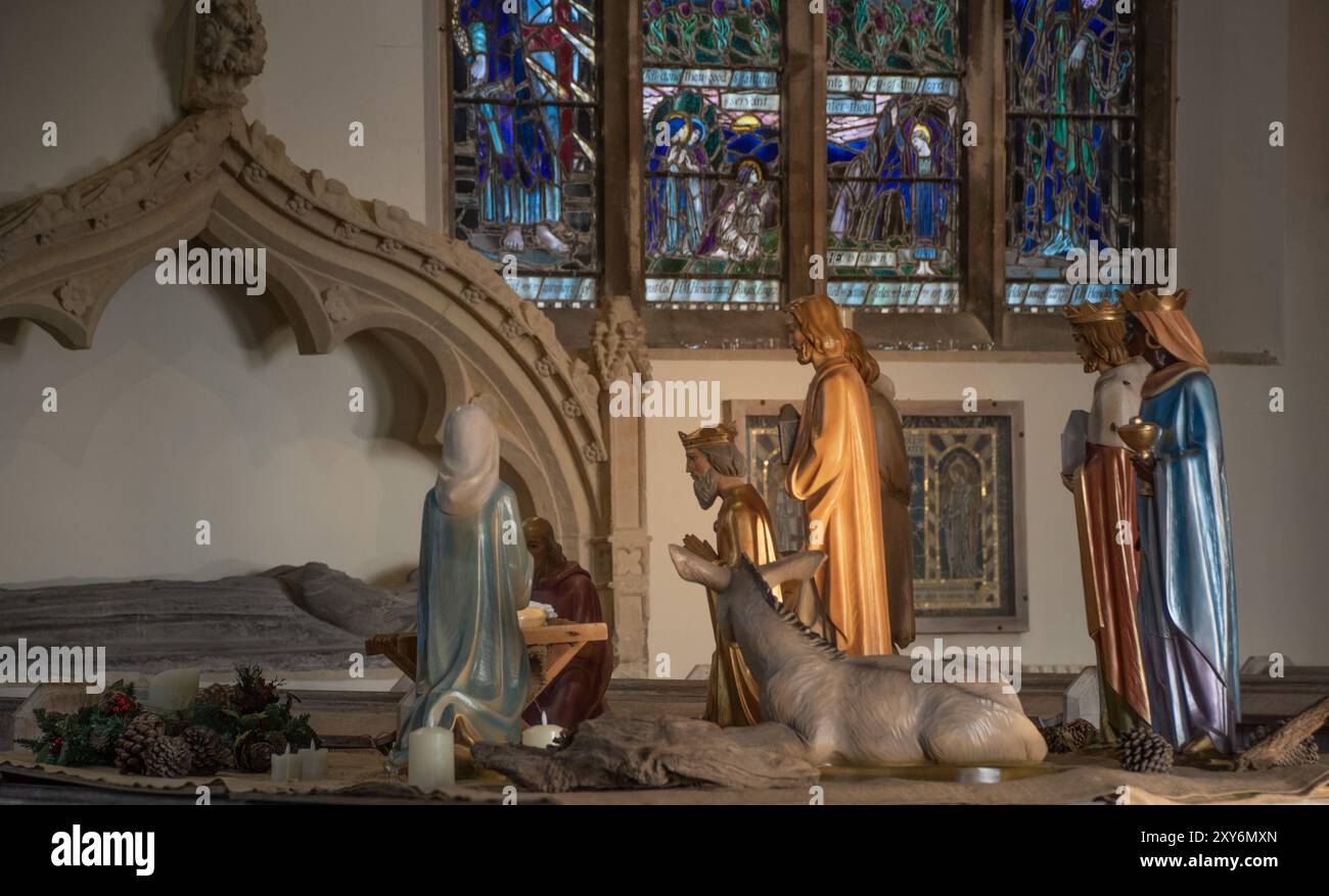 Manger nativity scene figures hi-res stock photography and images - Alamy