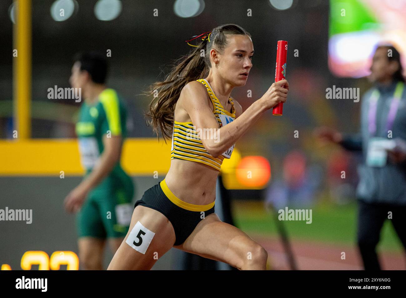 4x400m mixed relay hi-res stock photography and images - Alamy