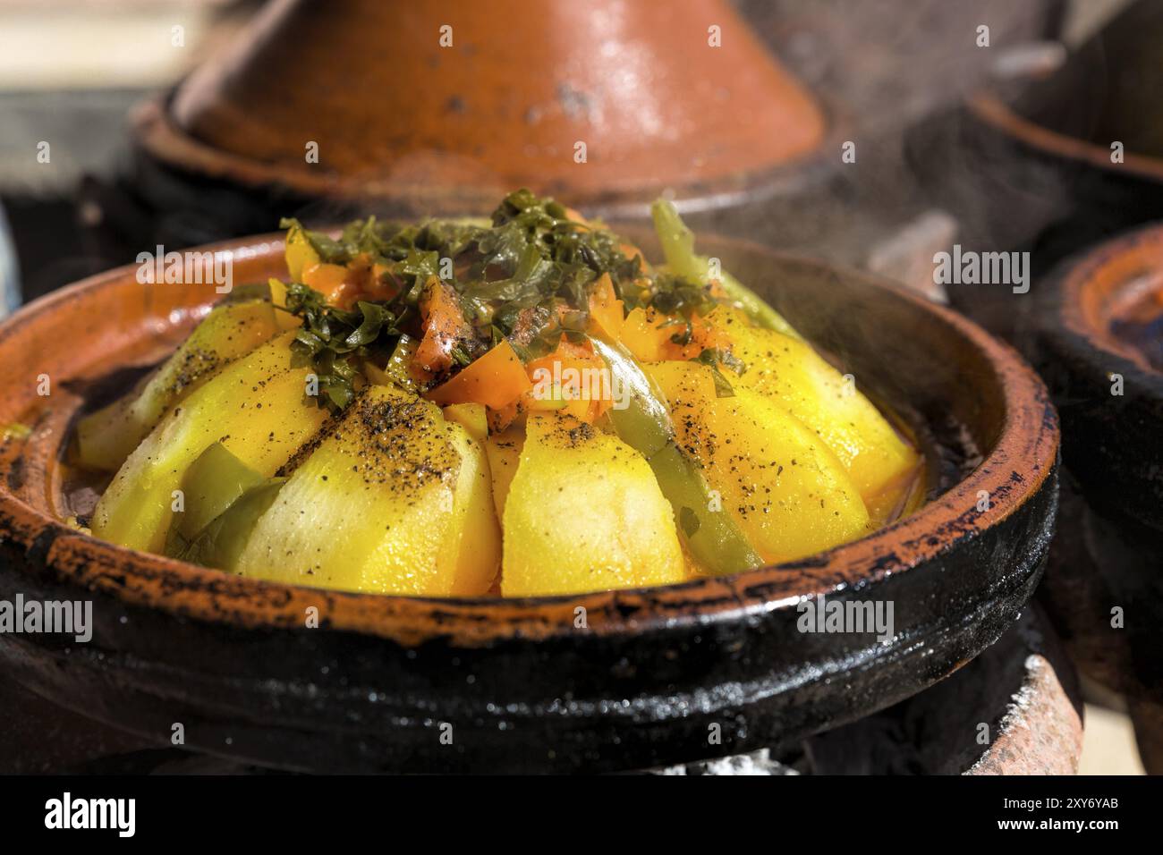 Terracotta tagine hi-res stock photography and images - Alamy