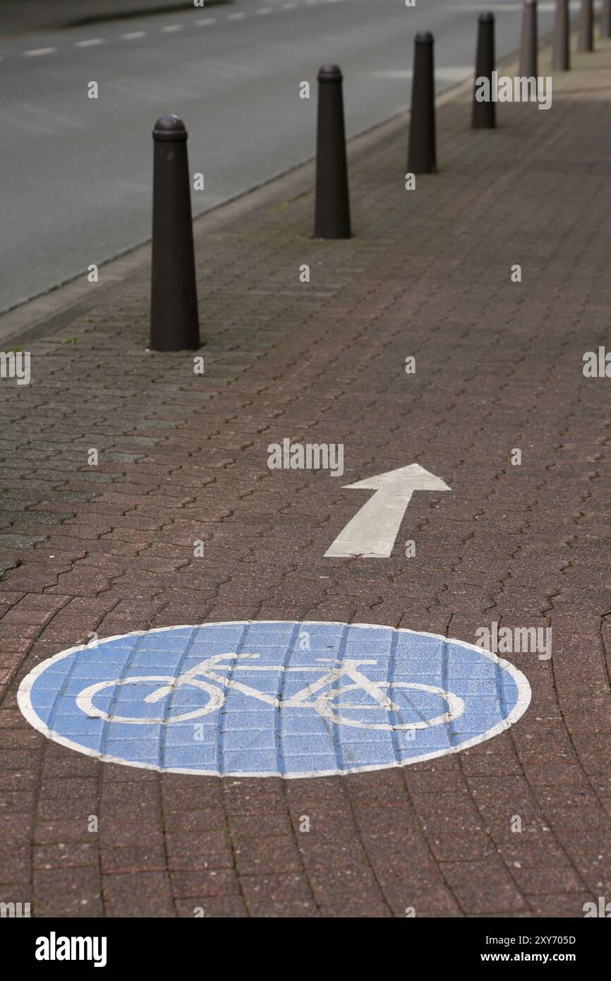 Cycle track bollard hi-res stock photography and images - Alamy
