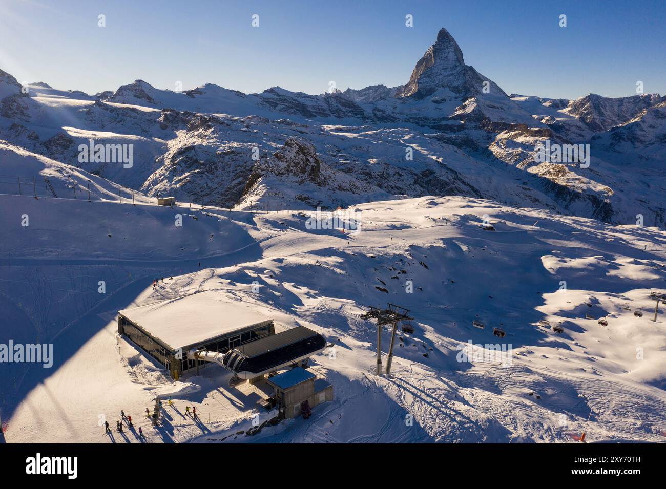 Zermatt, Switzerland: Dramatic view of the Zermatt ski resort slope and ...