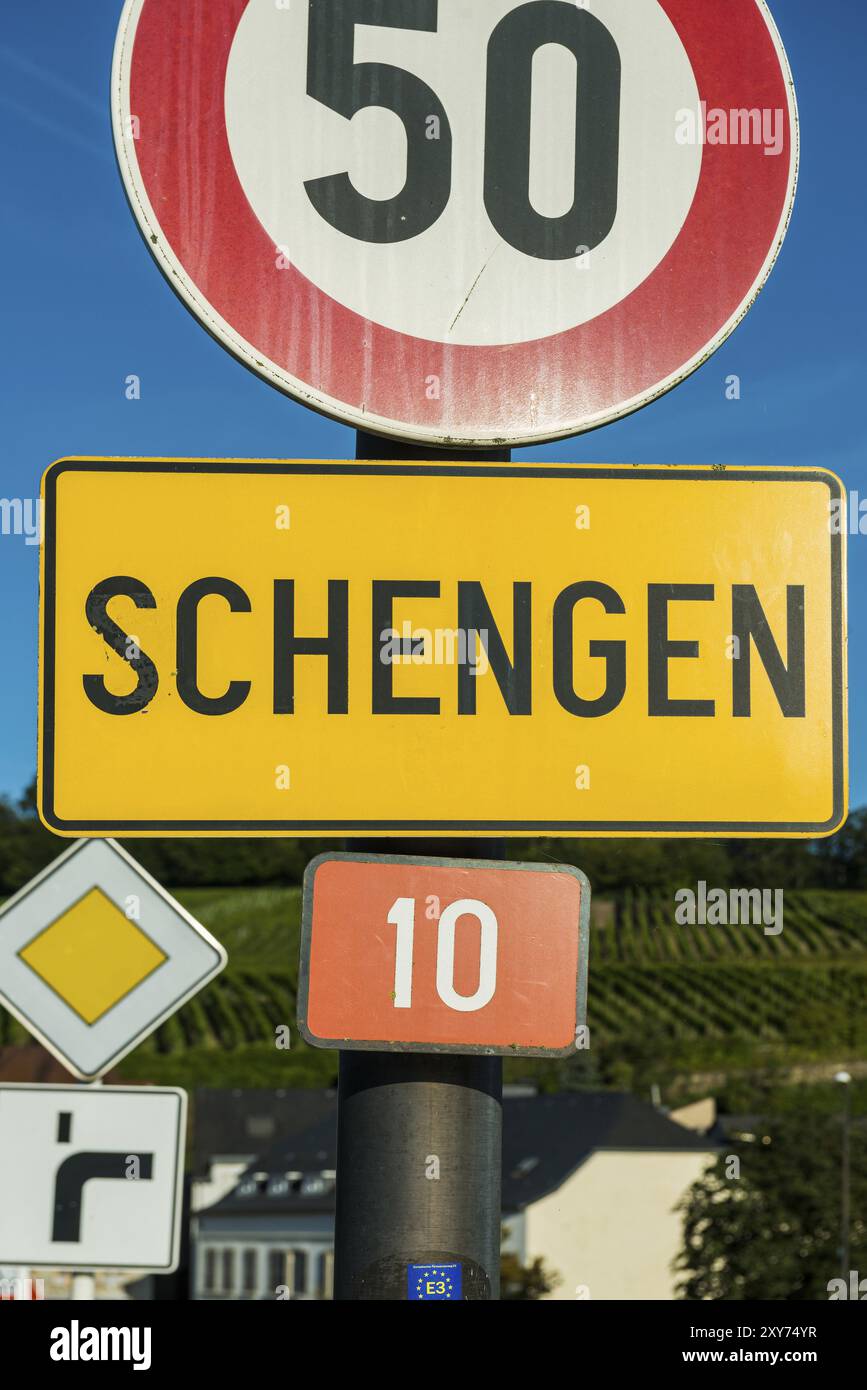 Schengen road sign hi-res stock photography and images - Alamy