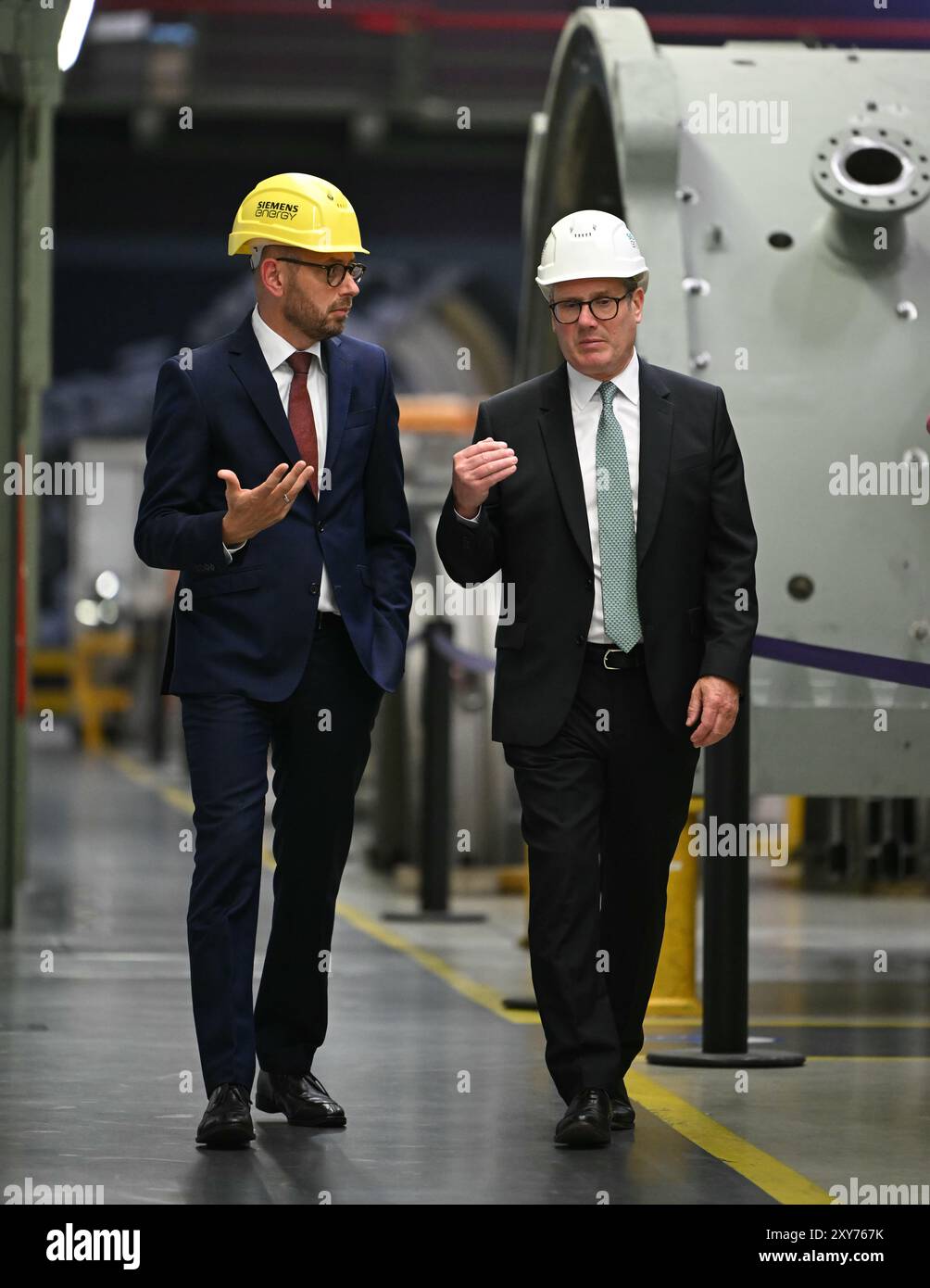 CEO of Siemens Energy Christian Bruch (left) with Prime Minister Keir ...