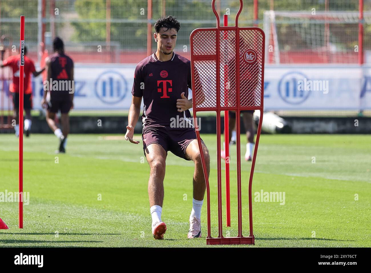 Aleksandar Pavlovic (FC Bayern Muenchen, 45), Oeffentliches Training ...