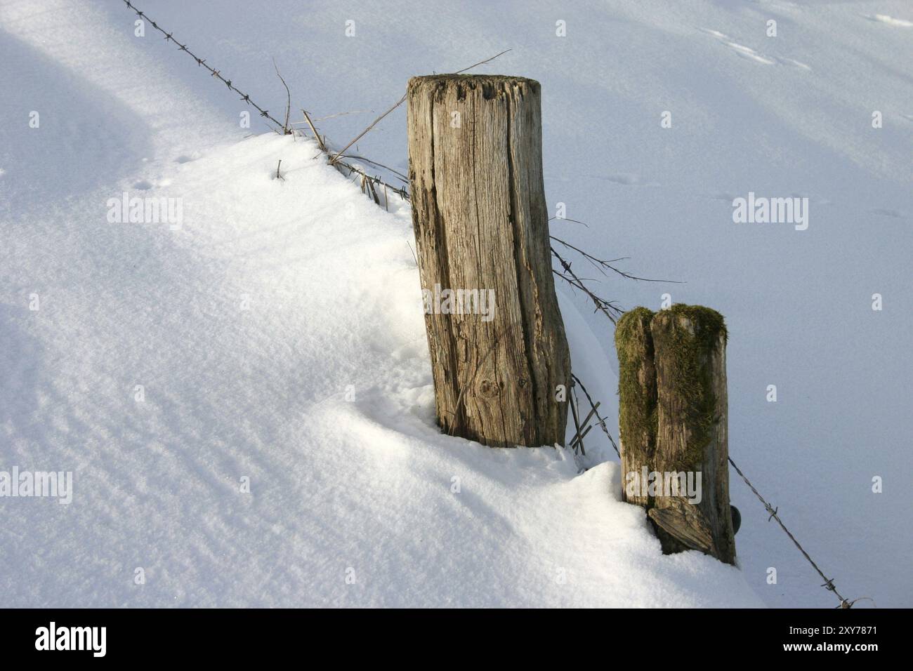 The snowbound barrier hi-res stock photography and images - Alamy