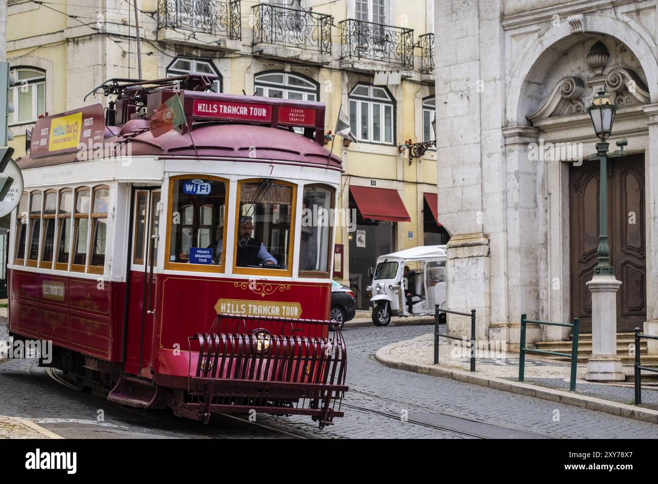 Tranvia lisboa hi-res stock photography and images - Alamy