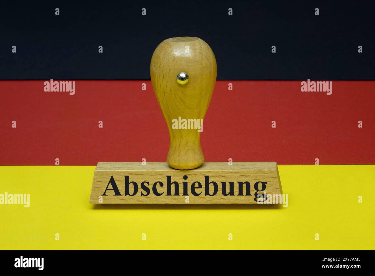 Stempel auf Deutschlandfahne mit Abschiebung Stempel auf ...