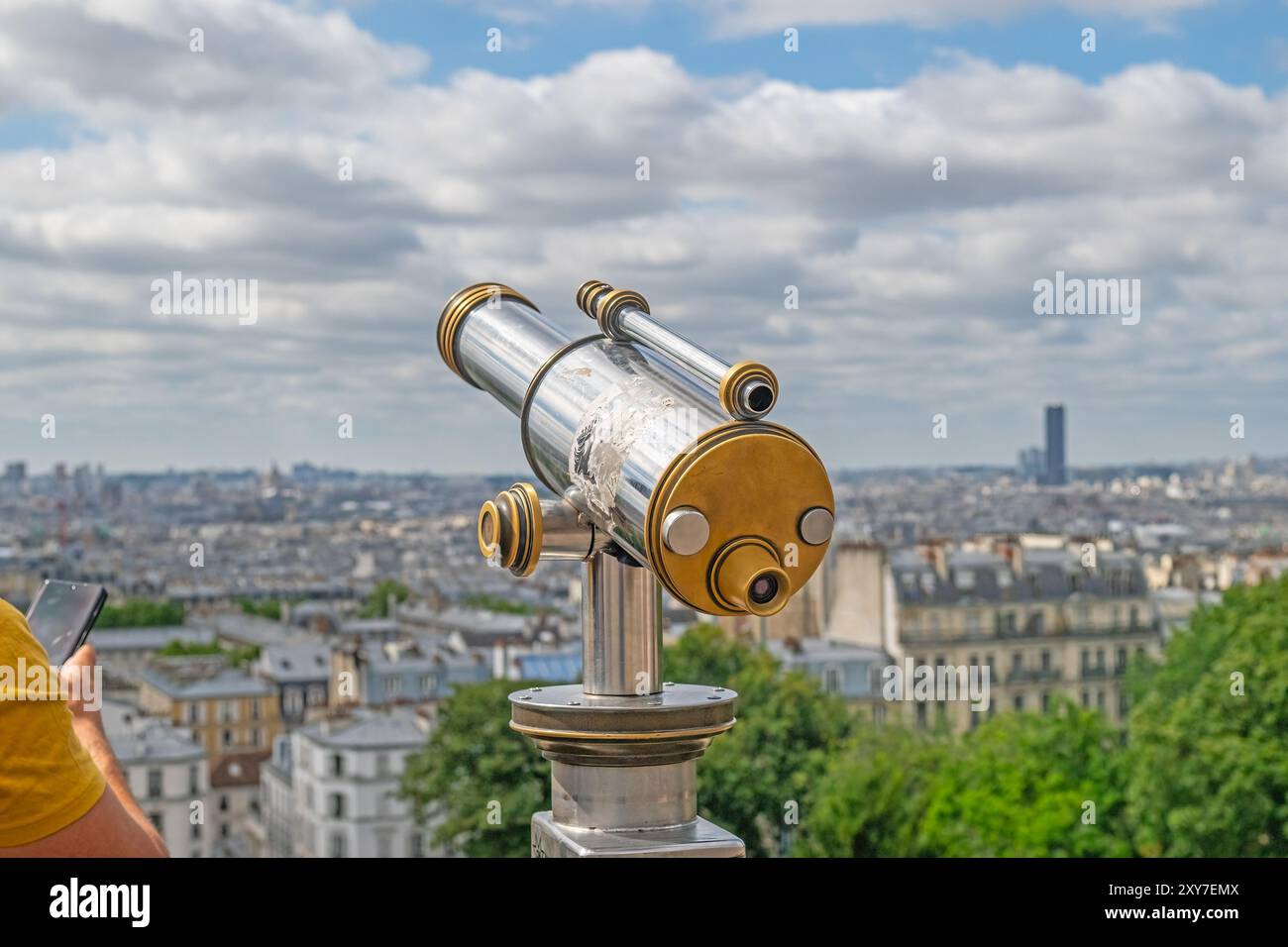Observation telescope eiffel tower hi-res stock photography and images ...