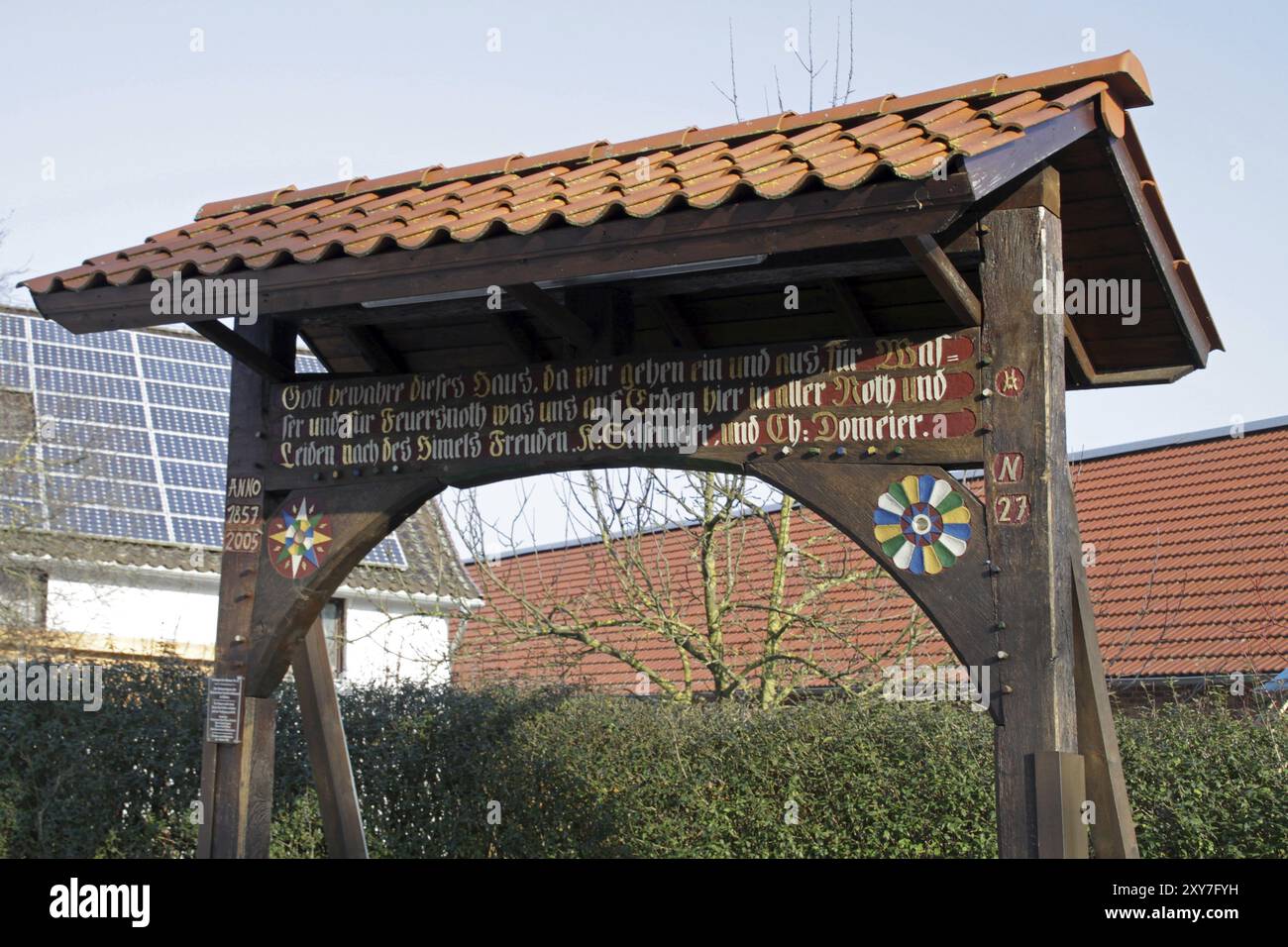 Timber archway hi-res stock photography and images - Alamy