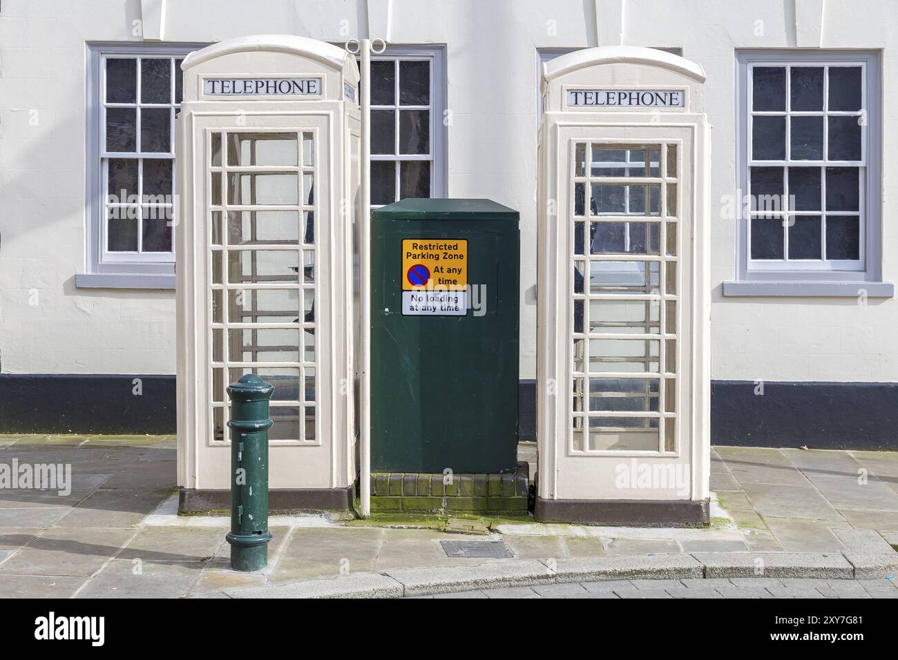 Hull telephone box hi-res stock photography and images - Alamy