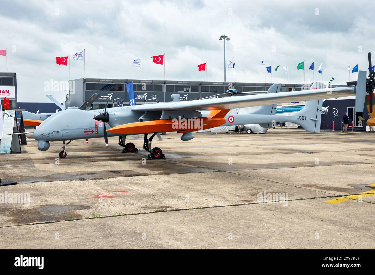 Turkish Aerospace Industries (TAI) Aksungur unmanned combat aerial ...