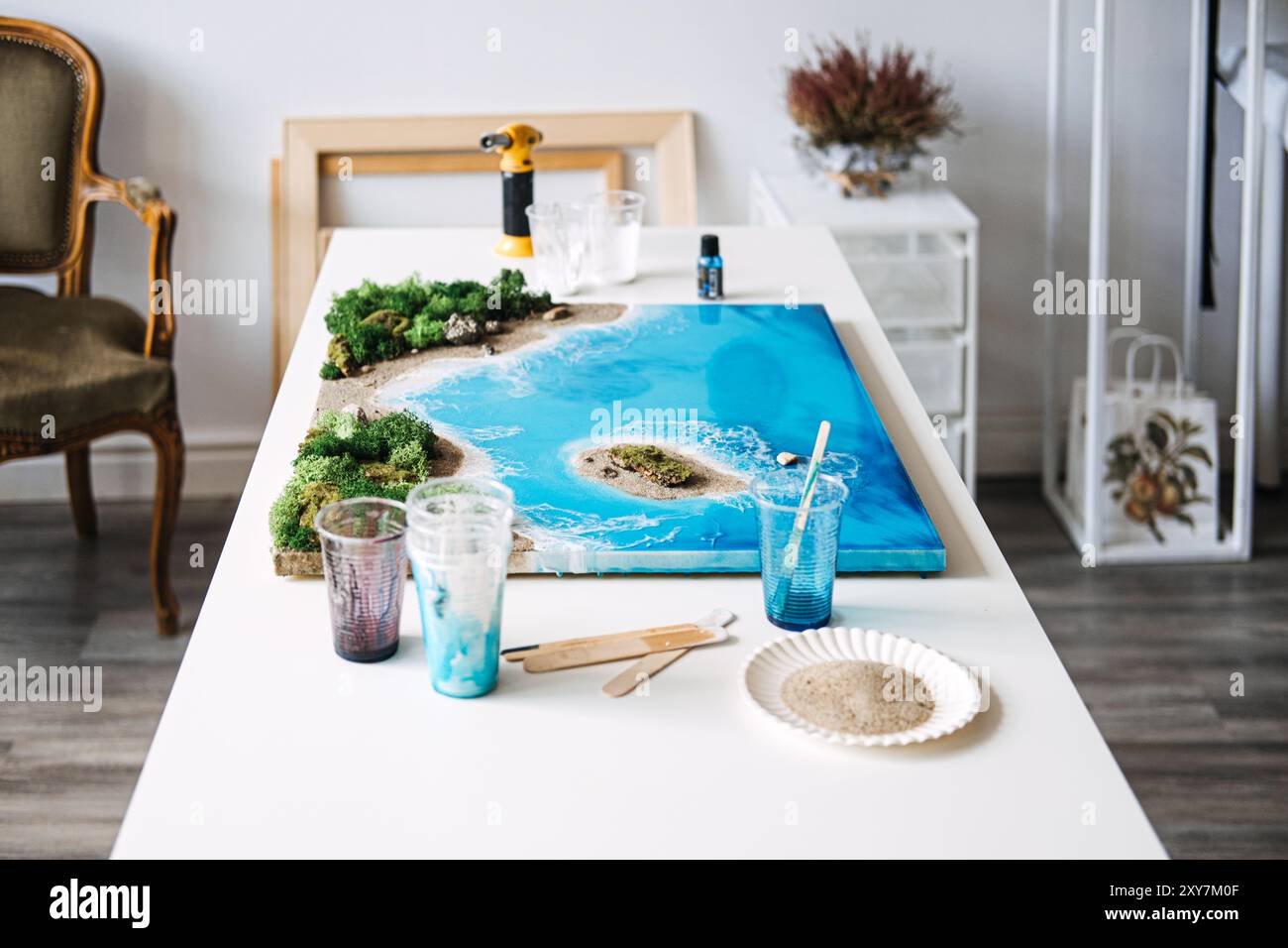 Homecrafting hi-res stock photography and images - Alamy